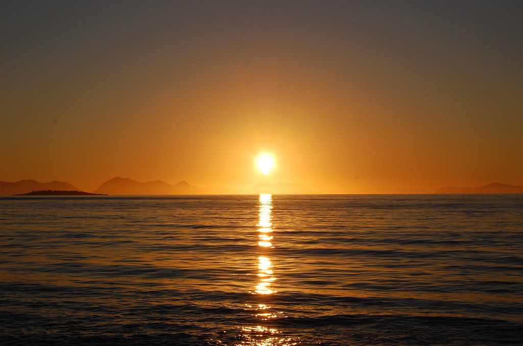 Nupen & The Midnight Sun - Sandtorgholmen Hotel